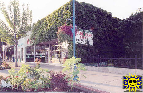 LakeChelanOnline.com - Kelly's Ace Hardware
